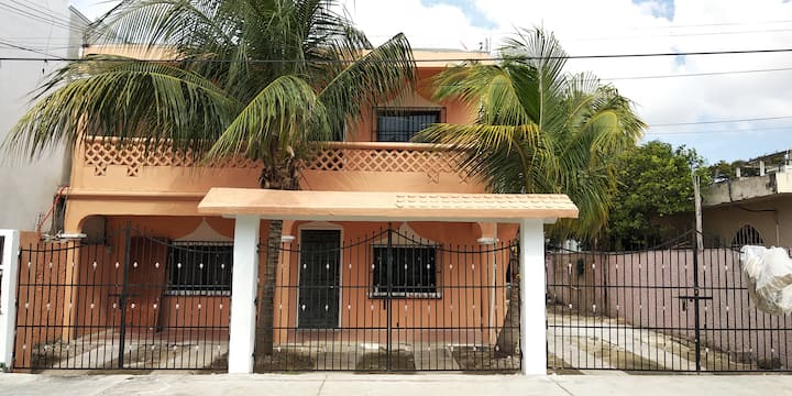 Céntrico Y Amplio Departamento De 2 Recámaras - Playa del Carmen