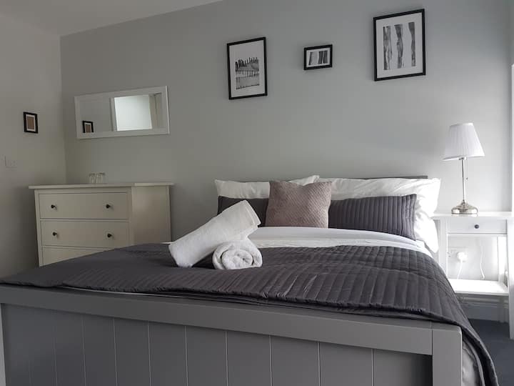 Private Ensuite Room Double/twin In Enniskerry - Greystones