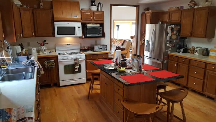 Hideaway From The Twin Cities: N Star: Queen Bed - Stillwater, MN