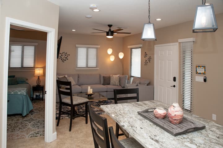Gorgeous 1 Bedroom Guest House - All Amenities!!! - Arizona