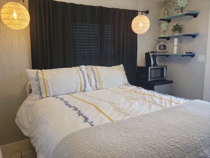 Waterfront Sea Cottage - 네이플스