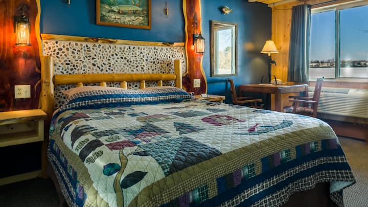 Room 3 - Fisherman's Hideaway - Curriers Lakeview - Rice Lake, WI