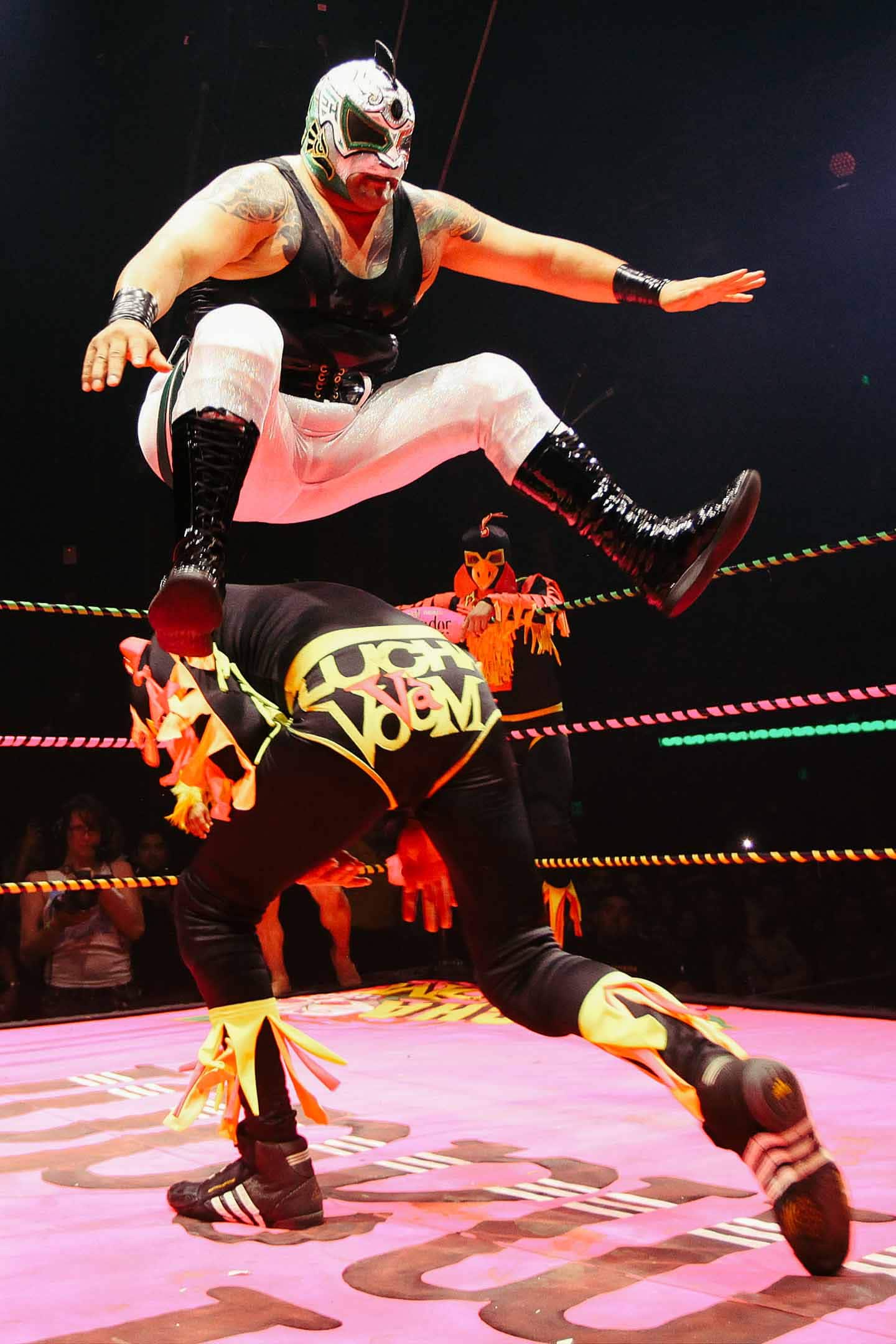 Here's How to See Lucha Libre in Mexico City (Safely & Easily)
