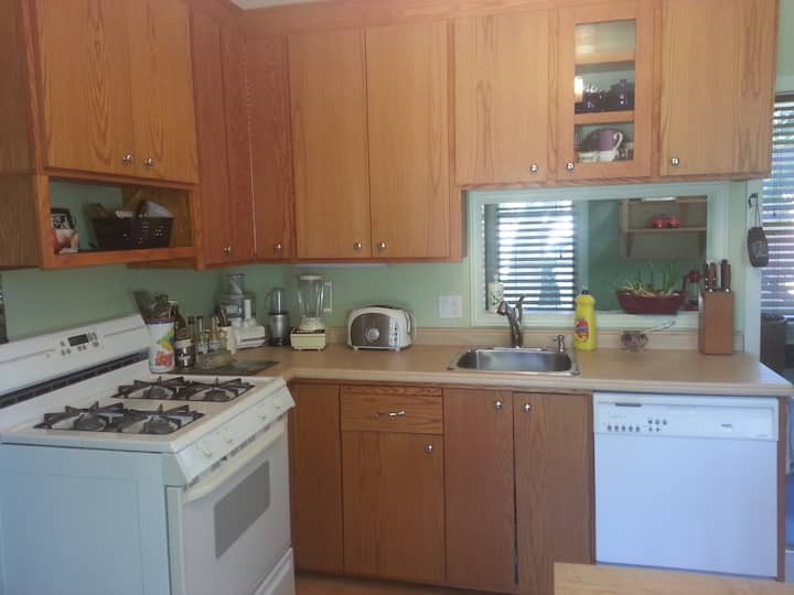 Spruce Gables Room -Berford Hill Estate - Sauble Beach