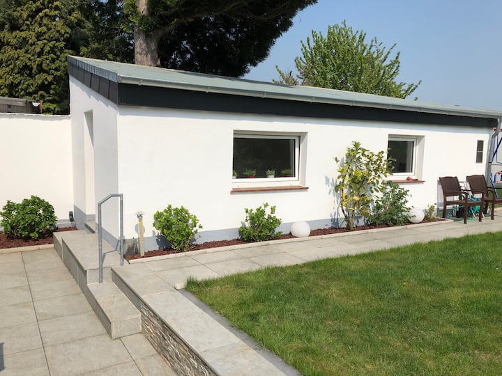 Schönes Gästehaus Zwischen Flughafen Und Messe - Düsseldorf