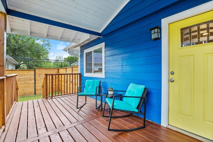Enjoy Vibrant East Austin 2br/2ba & Private Yard - Austin, TX