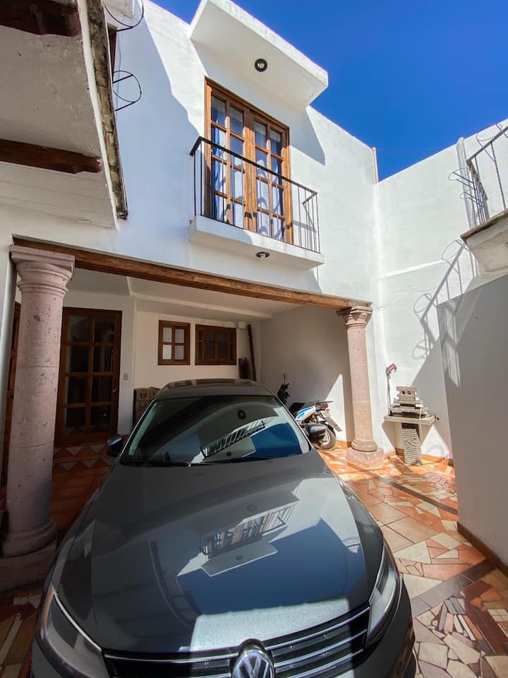 Casa Santa María En Centro Histórico Con Cochera - Patzcuaro