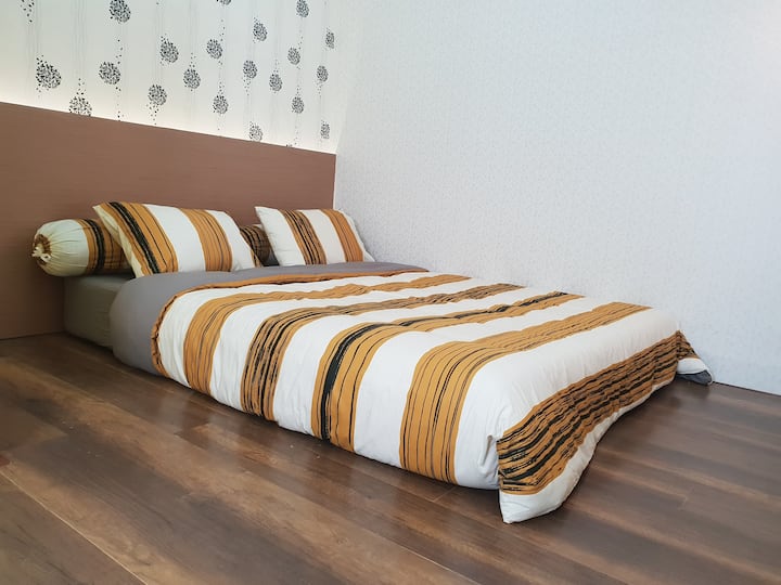 Cheap&cozy Backpackers Private Room - メダン