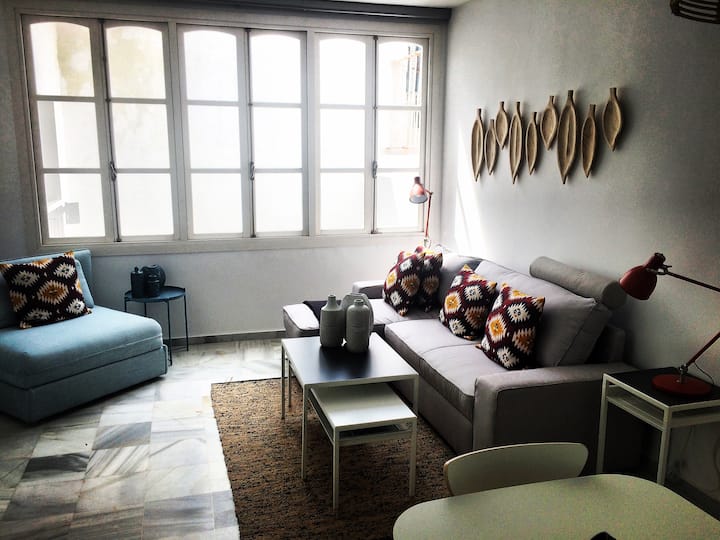 Central Apartment 12 Minutes Walk From The Beach. - Cadice