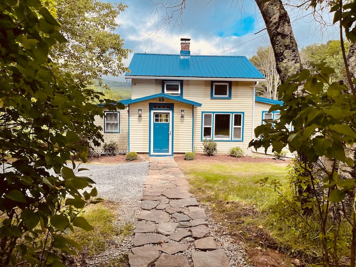 Blue Mtn View Cottage ~ 10 Minutes To Hunter! - Woodstock, NY
