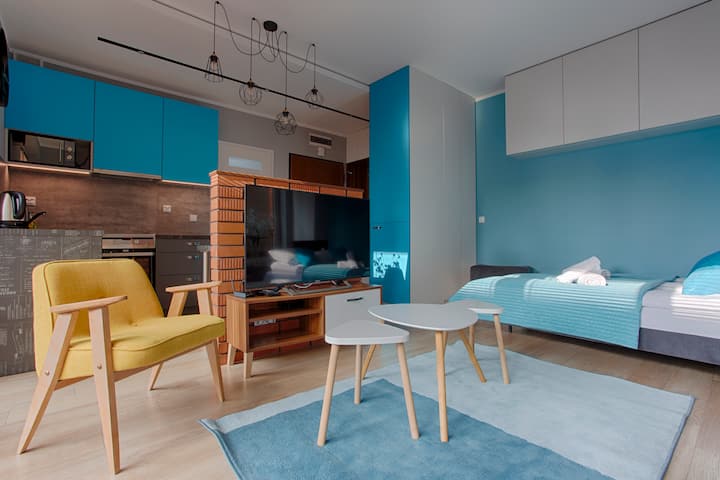 Comfy Central Studio With Garage 1.55m Height - Kraków