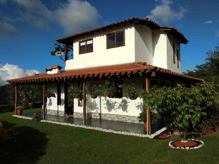 Bungalow, Amazing View And Wifi! - Guatape