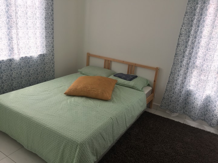 Private Room Near Bukit Layang-layang (Conner Lot) - Punggol