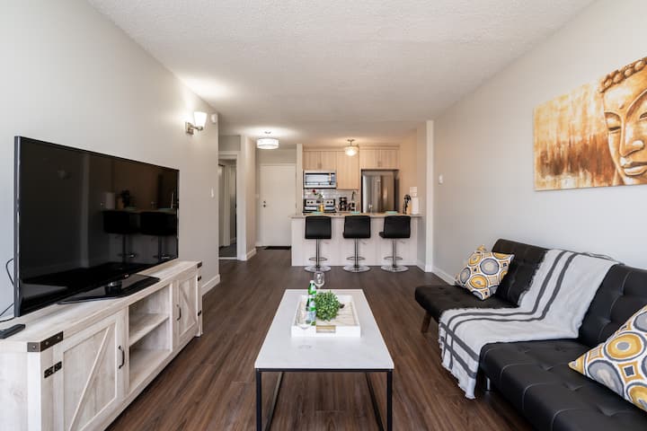 Top Floor 🗺 [Dt] Oasis🏝pool, Gym, Sauna, Parking - Calgary