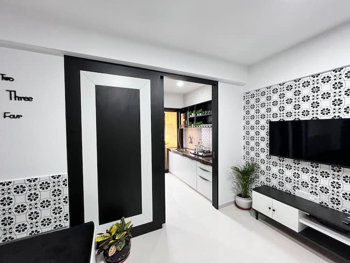 Raval's Home - Surat