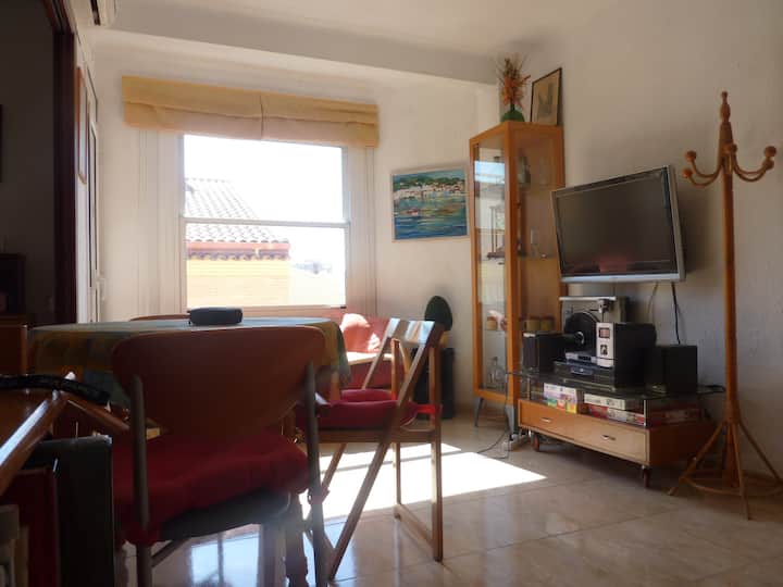 Apartment (Wifi, Air Conditioning) At 150 Meter Beach - Calella