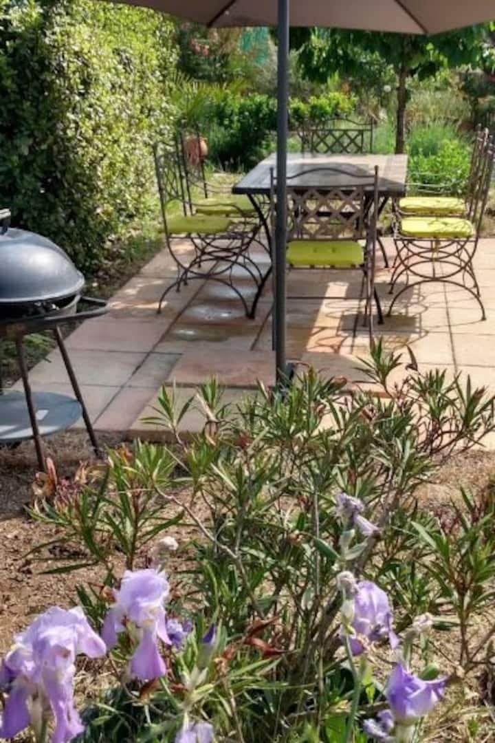 Spacieuse Villa Avec Jardin A Deux Pas Du Centre - Villecroze