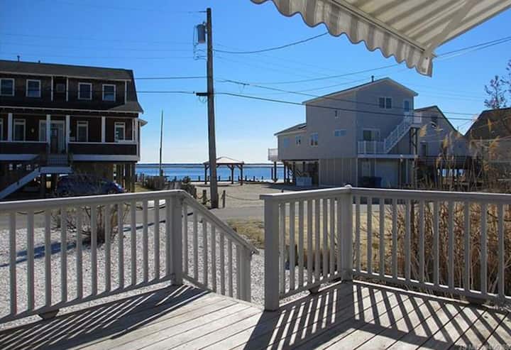 Sunny Cottage By The Bay With Beautiful Views - Harvey Cedars, NJ