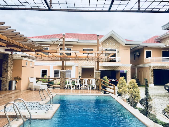 7 Bedrooms Modern Villa In Angeles Near Clark,pamp - Angeles