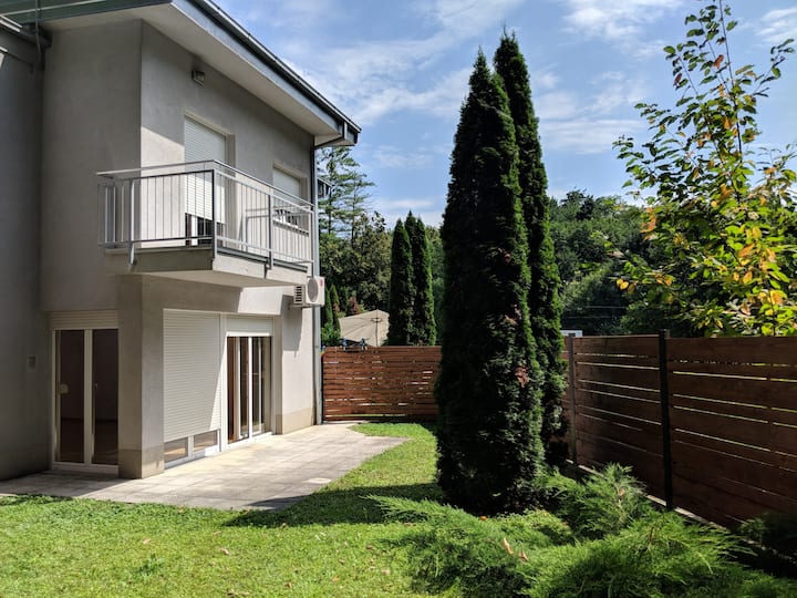 Two Forrest-hugging Townhomes W Gardens - Zagreb