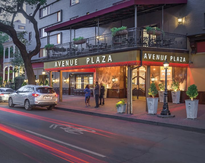 Club Wyndham Avenue Plaza One Bedroom Suite - New Orleans Jazz & Heritage Festival