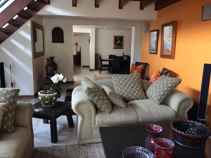 Executive Home | Pool, Office & Housekeeping - Johannesburg