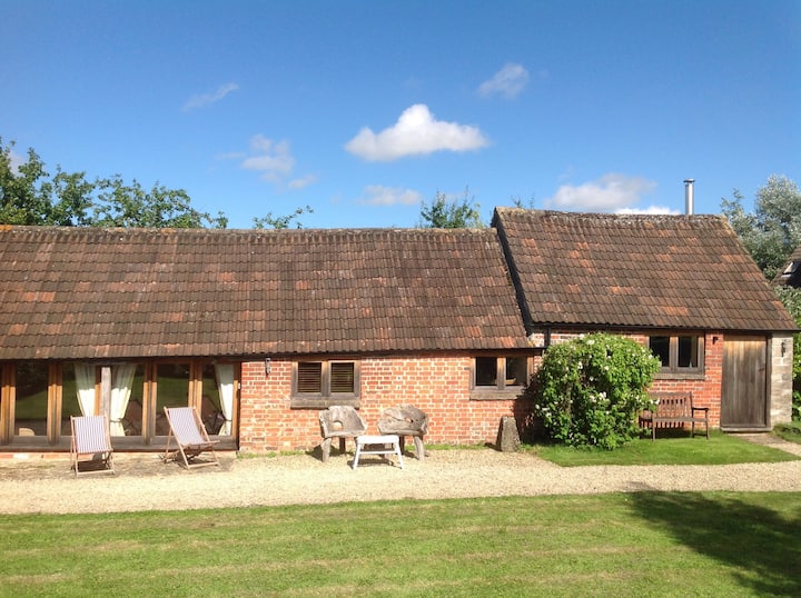 Cozy Converted Barn Near Malmesbury - Wiltshire