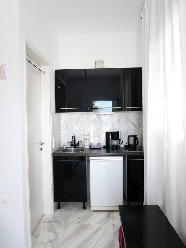 Carina's Studio - Milos