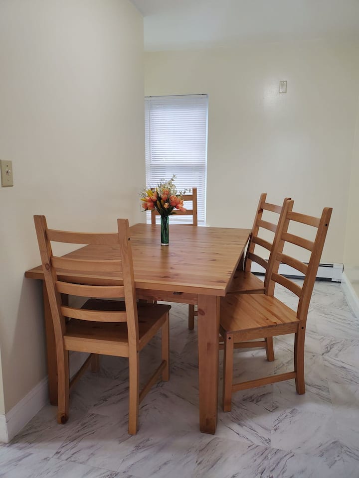 Spacious 2ndflraptnear Major Amenities&attractions - Worcester, MA