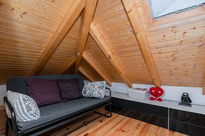 Bairro Alto Attic Apartment With Balcony - Lissabon