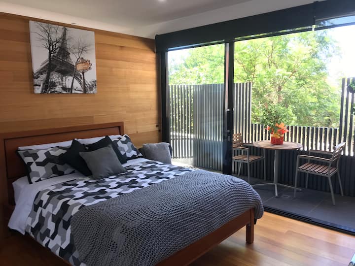 Middle Park Studio Apartment - Beach Oasis - Australia