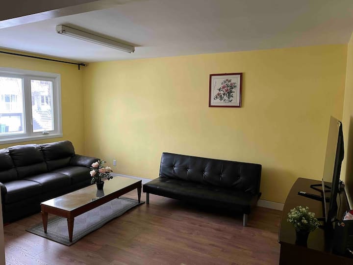 New Renovated Peaceful Apartment With Parking - ラザル