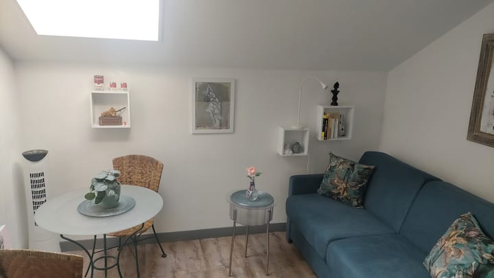 Une Chambre De Bonne, Petit Atelier De Peintre - Nizza