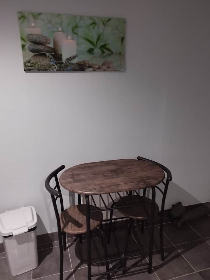 Méru : Studio à Côté De La Gare Et Centre-ville - Méru