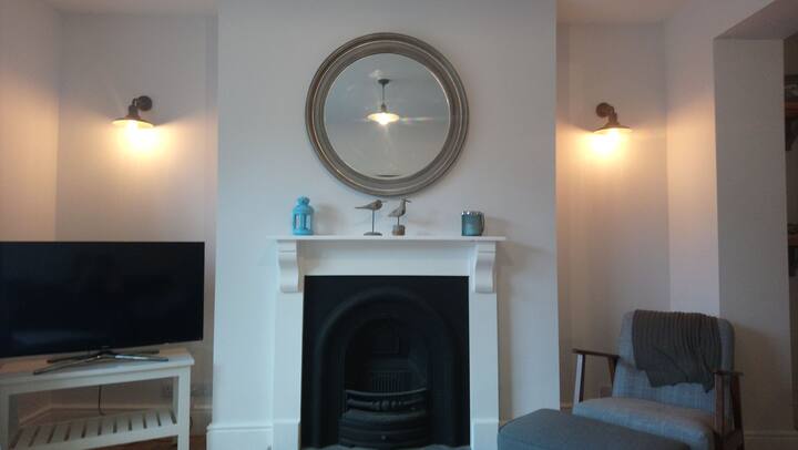 Wonderful Home In Tenby, Close To Beaches - Tenby