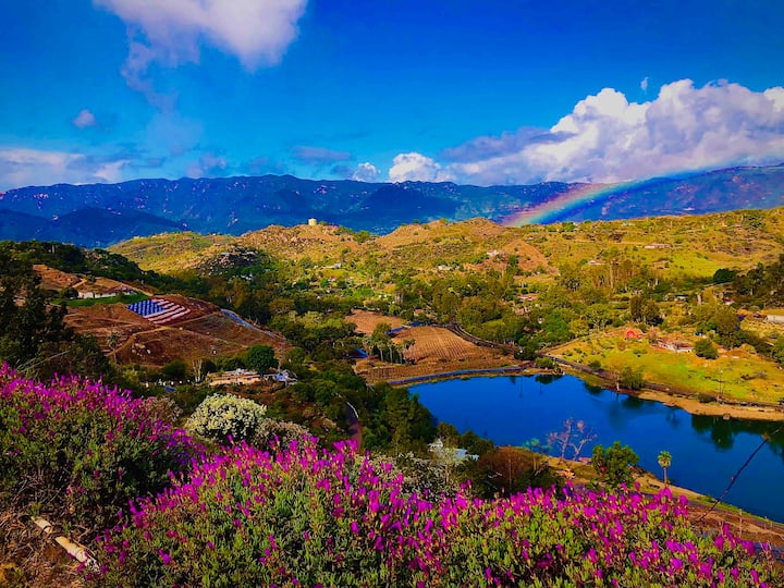Unique Cottage W Panoramic Mountain & Lake Views - California