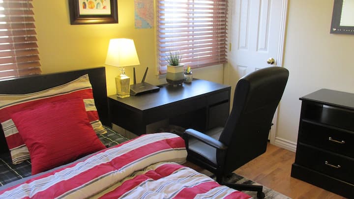 Nice Room Near Lax Airport, Beach & La Attractions - Torrance, CA