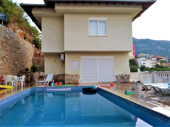 Vi̇lla Tuna, Müstaki̇l Havuzlu, Korunakli Ful Eşyali - Alanya
