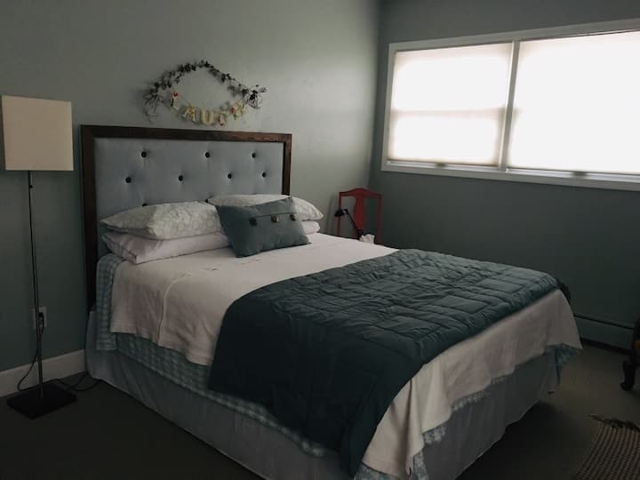 Cozy Room Close To Old Town Castle Rock/outlets. - Castle Rock