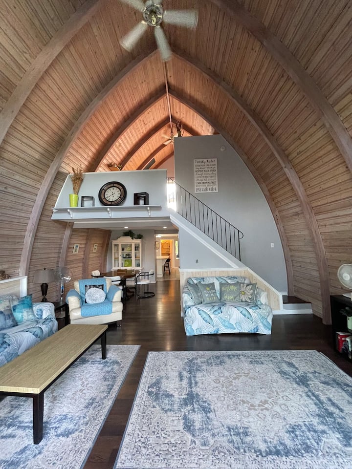 Great 3 Bedroom Cottage Close To The Lake - 