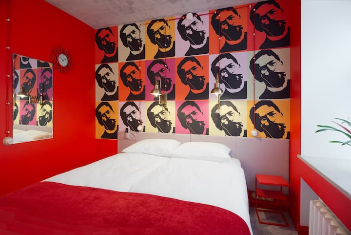 A Room In The City Center. Art Hotel Che - Moscow
