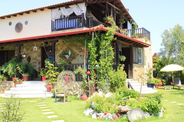 Villa Artistic Just A Few Meters From The Sea!! - Halkidiki