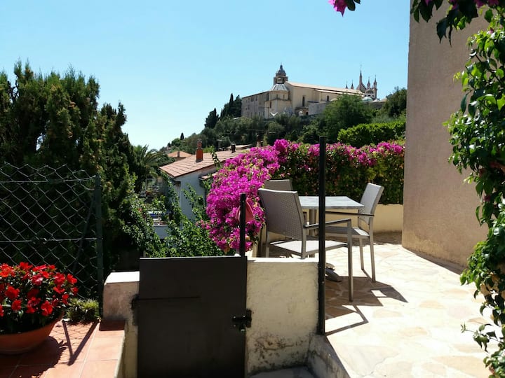 Studio à Nice Cimiez Rez De Jardin Dans Villa. - Nice