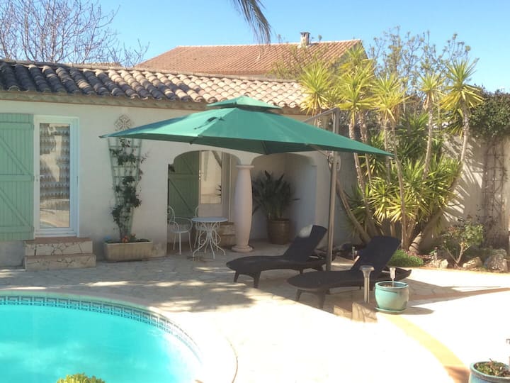 Wild Thyme.
Pool Studio
Private, Secure, Tranquil. - Sérignan