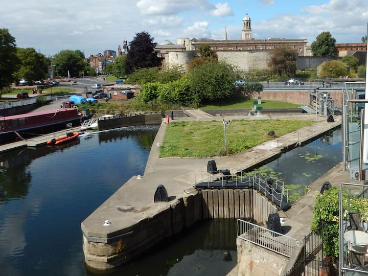Riverside Apartment 1 Bdrm Sleeps 2 - York, UK