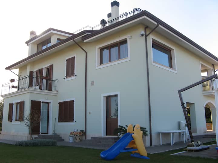 Casa Immersa Nel Verde , Vista Mare E Montagna - Tortoreto