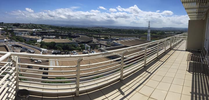 3 Bedroom Penthouse In Umhlanga Ridge - Mount Edgecombe