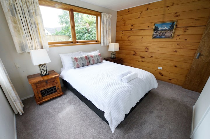 Redwoods Forest
Guest Wing
(3 Seperate Bedrooms) - Rotorua
