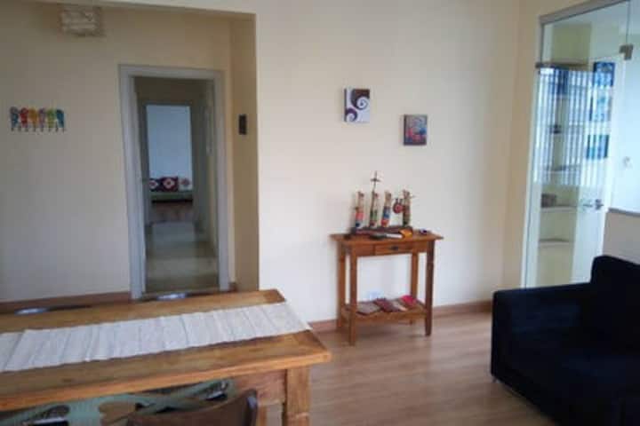 Apartamento No Cambuí, No Centro De Convivência. - Campinas