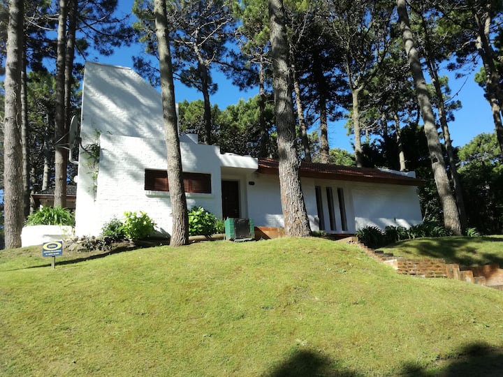 Chalet En Pinamar A 3 Cuadras De La Playa - Pinamar